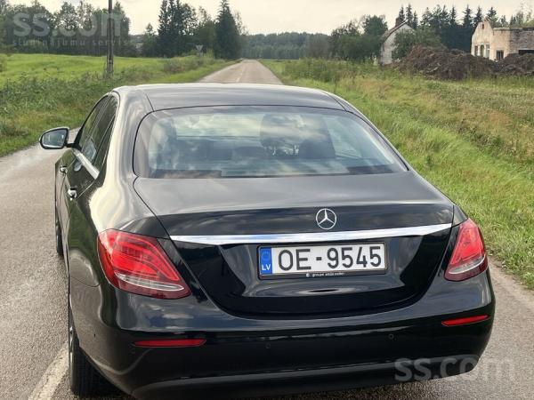 Melns Mercedes-Benz e-200 2018 Rīga, ar dzinēja tilpumu 2.00 L un nobraukumu 450 tūkst. km par 11700 €, foto 3 vietnē AUTOMOTO.COM.LV