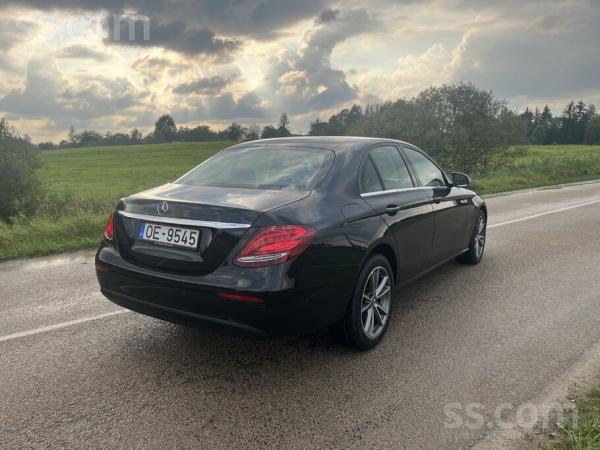 Melns Mercedes-Benz e-200 2018 Rīga, ar dzinēja tilpumu 2.00 L un nobraukumu 450 tūkst. km par 11700 €, foto 4 vietnē AUTOMOTO.COM.LV