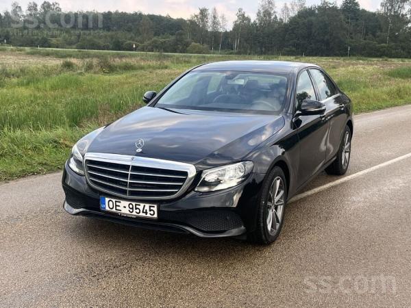 Melns Mercedes-Benz e-200 2018 Rīga, ar dzinēja tilpumu 2.00 L un nobraukumu 450 tūkst. km par 11700 €, foto 7 vietnē AUTOMOTO.COM.LV