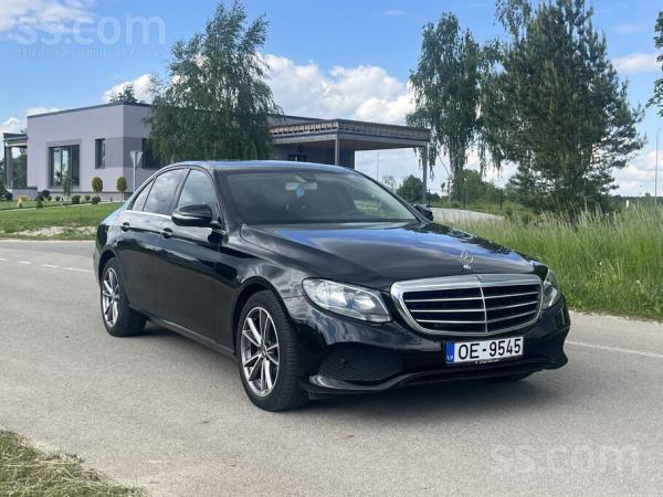 Black Mercedes-Benz e-200 2018 in Riga, with an engine capacity of 2.00 L and mileage of 0 thousand km for 15500 €, photo 2 on AUTOMOTO.COM.LV
