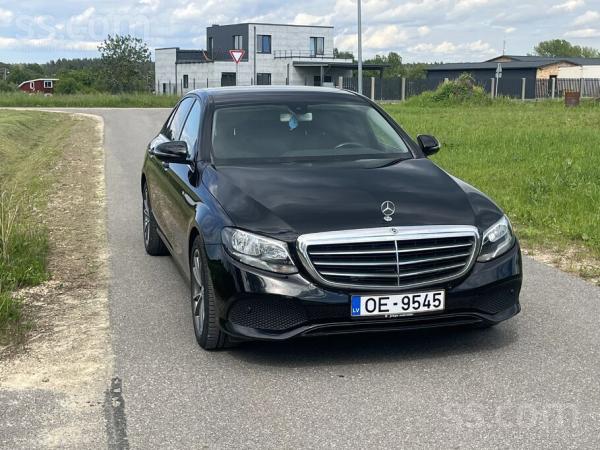 Black Mercedes-Benz e-200 2018 in Riga, with an engine capacity of 2.00 L and mileage of 0 thousand km for 15500 €, photo 3 on AUTOMOTO.COM.LV