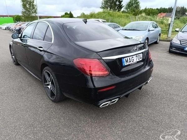 Melns Mercedes-Benz e-200 2018 Viļņa, ar dzinēja tilpumu 1.95 L un nobraukumu 376 tūkst. km par 12900 €, foto 4 vietnē AUTOMOTO.COM.LV