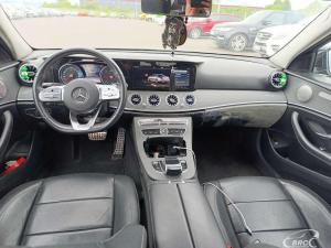 Black Mercedes-Benz e-200 2018 in Vilnius, with an engine capacity of 1.95 L and mileage of 376 thousand km for 12900 €, photo 11 on AUTOMOTO.COM.LV