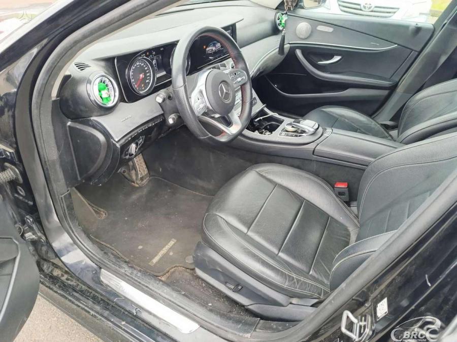 Black Mercedes-Benz e-200 2018 in Vilnius, with an engine capacity of 1.95 L and mileage of 376 thousand km for 12900 €, photo 12 on AUTOMOTO.COM.LV