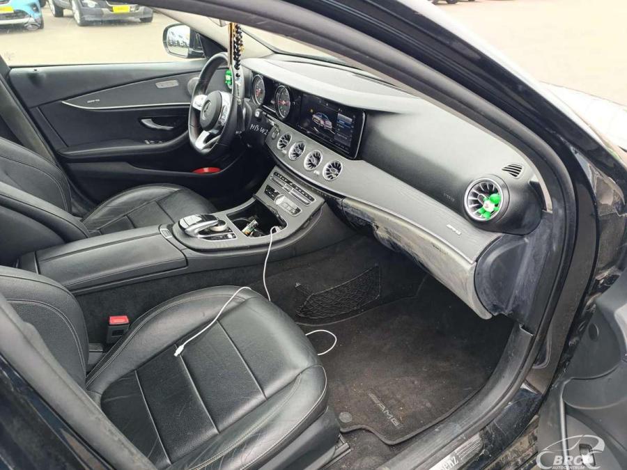 Black Mercedes-Benz e-200 2018 in Vilnius, with an engine capacity of 1.95 L and mileage of 376 thousand km for 12900 €, photo 13 on AUTOMOTO.COM.LV