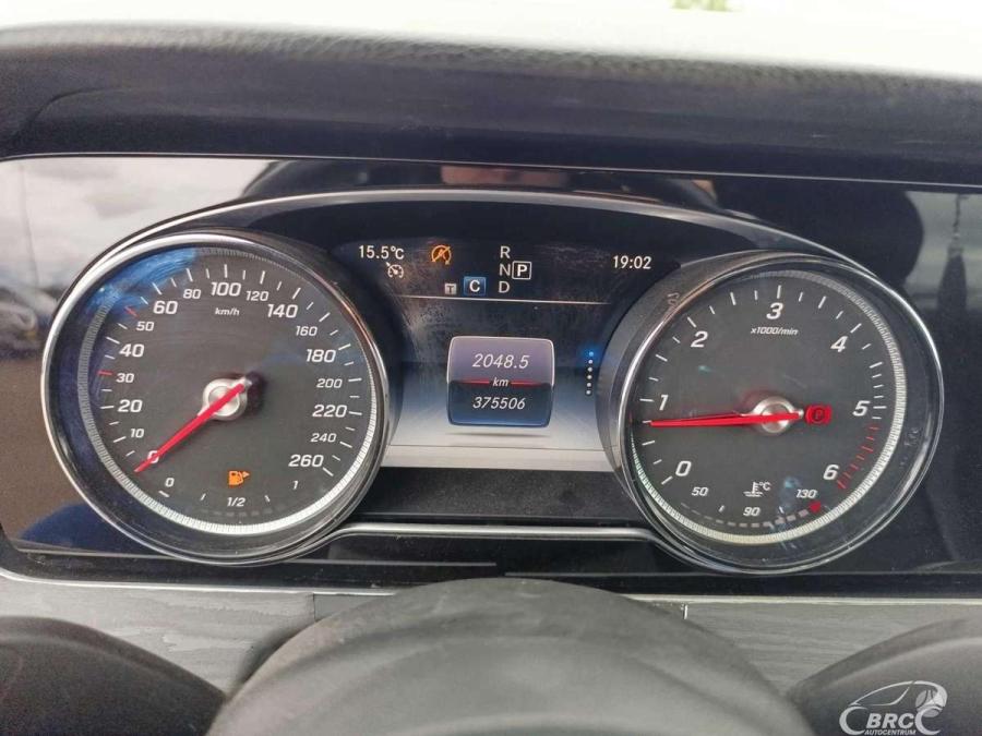 Black Mercedes-Benz e-200 2018 in Vilnius, with an engine capacity of 1.95 L and mileage of 376 thousand km for 12900 €, photo 20 on AUTOMOTO.COM.LV