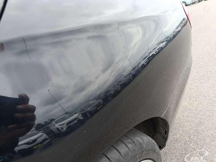 Black Mercedes-Benz e-200 2018 in Vilnius, with an engine capacity of 1.95 L and mileage of 376 thousand km for 12900 €, photo 29 on AUTOMOTO.COM.LV