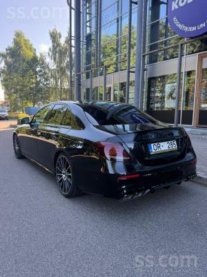 Black Mercedes-Benz e-200 2018 in Riga, with an engine capacity of 2.00 L and mileage of 0 thousand km for 17900 €, photo 3 on AUTOMOTO.COM.LV