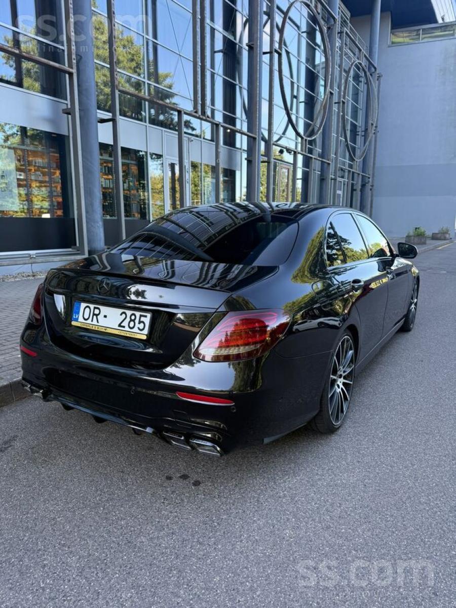 Black Mercedes-Benz e-200 2018 in Riga, with an engine capacity of 2.00 L and mileage of 0 thousand km for 17900 €, photo 5 on AUTOMOTO.COM.LV