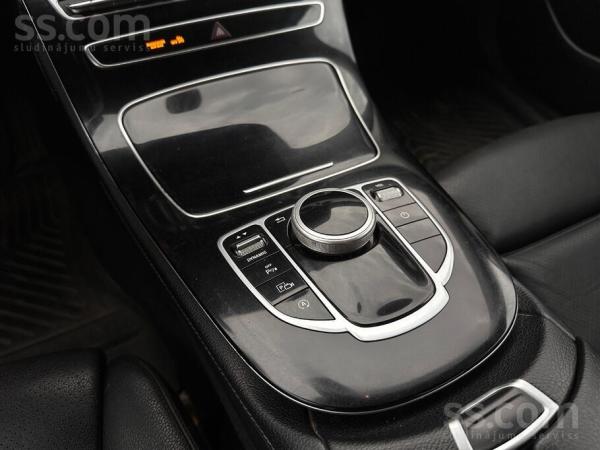 Melns Mercedes-Benz e-200 2018 Rīga, ar dzinēja tilpumu 2.00 L un nobraukumu 570 tūkst. km par 13990 €, foto 11 vietnē AUTOMOTO.COM.LV