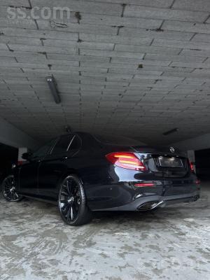Black Mercedes-Benz e-200 2019 in Riga, with an engine capacity of 2.00 L and mileage of 89 thousand km for 29000 €, photo 3 on AUTOMOTO.COM.LV
