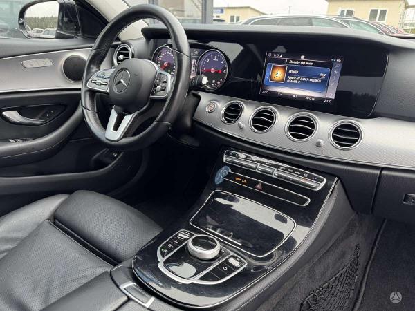 Black Mercedes-Benz e-200 2019 in Vilnius, with an engine capacity of 2.00 L and mileage of 176 thousand km for 16950 €, photo 10 on AUTOMOTO.COM.LV
