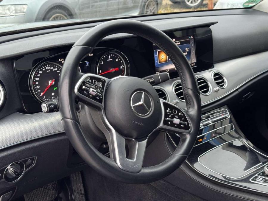 Black Mercedes-Benz e-200 2019 in Vilnius, with an engine capacity of 2.00 L and mileage of 176 thousand km for 16950 €, photo 11 on AUTOMOTO.COM.LV