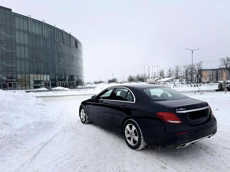 Melns Mercedes-Benz e-200 2019 Šauļi, ar dzinēja tilpumu 1.95 L un nobraukumu 236 tūkst. km par 17700 €, foto 15 vietnē AUTOMOTO.COM.LV