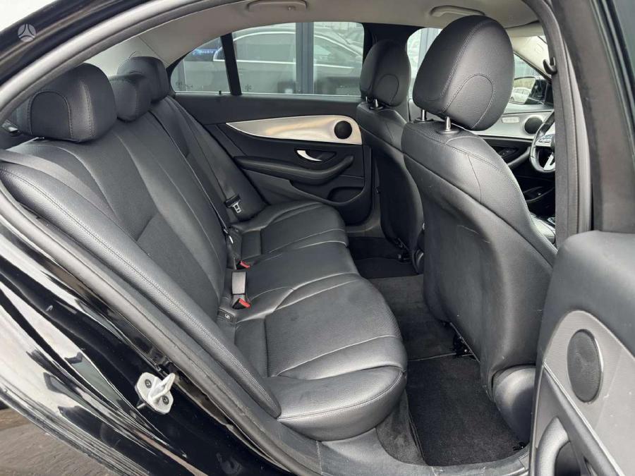 Black Mercedes-Benz e-200 2019 in Vilnius, with an engine capacity of 2.00 L and mileage of 176 thousand km for 16950 €, photo 7 on AUTOMOTO.COM.LV