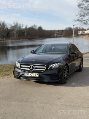 Black Mercedes-Benz e-200 2019 in Riga, with an engine capacity of 2.00 L and mileage of 72 thousand km for 28500 €, photo  on AUTOMOTO.COM.LV