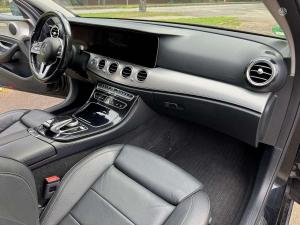 Черный Мерседес E 200 2019 в Бирштонас, объемом двигателя 1.95 л и пробегом 400 тыс. км за 13600 €, фото 13 на AUTOMOTO.COM.LV