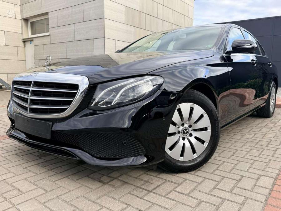 Melns Mercedes-Benz e-200 2019 Kauņa, ar dzinēja tilpumu 1.60 L un nobraukumu 380 tūkst. km par 9500 €, foto 1 vietnē AUTOMOTO.COM.LV