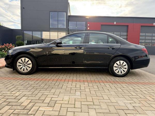 Melns Mercedes-Benz e-200 2019 Kauņa, ar dzinēja tilpumu 1.60 L un nobraukumu 380 tūkst. km par 9500 €, foto 2 vietnē AUTOMOTO.COM.LV