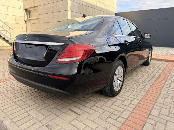 Melns Mercedes-Benz e-200 2019 Kauņa, ar dzinēja tilpumu 1.60 L un nobraukumu 380 tūkst. km par 9500 €, foto 5 vietnē AUTOMOTO.COM.LV