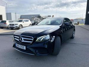 Black Mercedes-Benz e-200 2019 in Kaunas, with an engine capacity of 1.95 L and mileage of 380 thousand km for 15700 €, photo 3 on AUTOMOTO.COM.LV
