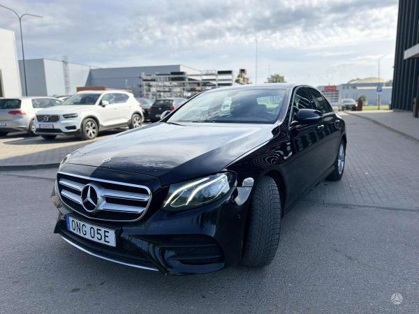 Black Mercedes-Benz e-200 2019 in Kaunas, with an engine capacity of 1.95 L and mileage of 380 thousand km for 15700 €, photo 5 on AUTOMOTO.COM.LV