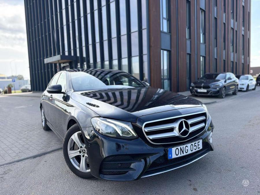 Black Mercedes-Benz e-200 2019 in Kaunas, with an engine capacity of 1.95 L and mileage of 380 thousand km for 15700 €, photo 7 on AUTOMOTO.COM.LV