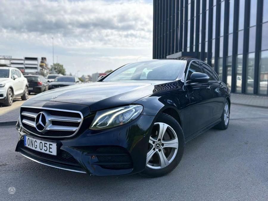 Black Mercedes-Benz e-200 2019 in Kaunas, with an engine capacity of 1.95 L and mileage of 380 thousand km for 15700 €, photo 11 on AUTOMOTO.COM.LV