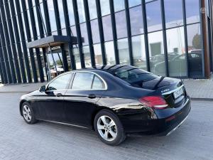 Black Mercedes-Benz e-200 2019 in Kaunas, with an engine capacity of 1.95 L and mileage of 380 thousand km for 15700 €, photo 12 on AUTOMOTO.COM.LV