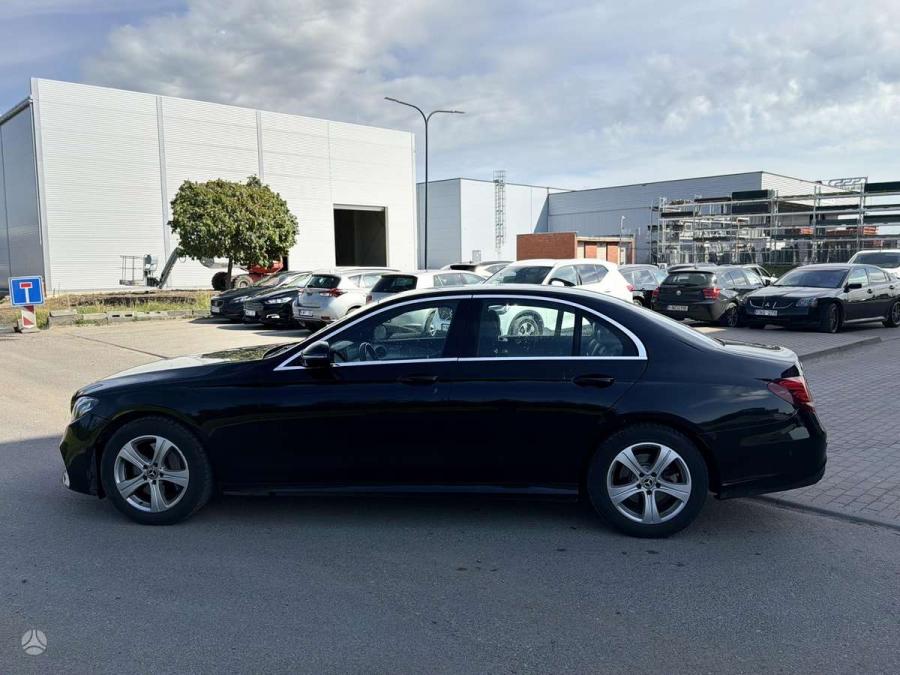 Black Mercedes-Benz e-200 2019 in Kaunas, with an engine capacity of 1.95 L and mileage of 380 thousand km for 15700 €, photo 14 on AUTOMOTO.COM.LV