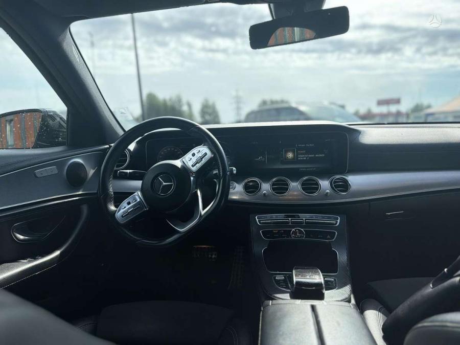 Black Mercedes-Benz e-200 2019 in Kaunas, with an engine capacity of 1.95 L and mileage of 380 thousand km for 15700 €, photo 16 on AUTOMOTO.COM.LV