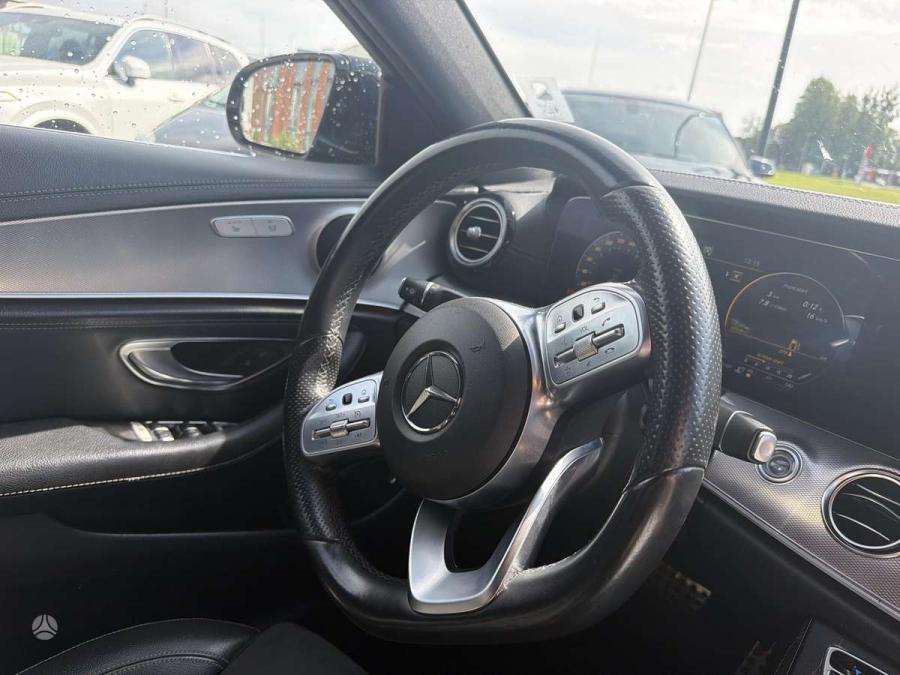 Black Mercedes-Benz e-200 2019 in Kaunas, with an engine capacity of 1.95 L and mileage of 380 thousand km for 15700 €, photo 17 on AUTOMOTO.COM.LV