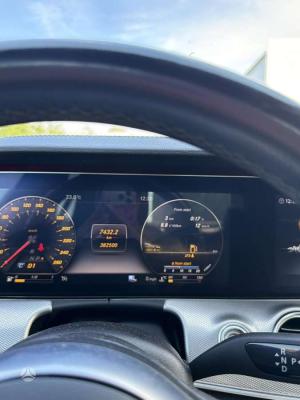 Black Mercedes-Benz e-200 2019 in Kaunas, with an engine capacity of 1.95 L and mileage of 380 thousand km for 15700 €, photo 18 on AUTOMOTO.COM.LV