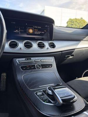 Black Mercedes-Benz e-200 2019 in Kaunas, with an engine capacity of 1.95 L and mileage of 380 thousand km for 15700 €, photo 19 on AUTOMOTO.COM.LV