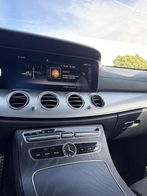 Black Mercedes-Benz e-200 2019 in Kaunas, with an engine capacity of 1.95 L and mileage of 380 thousand km for 15700 €, photo 21 on AUTOMOTO.COM.LV