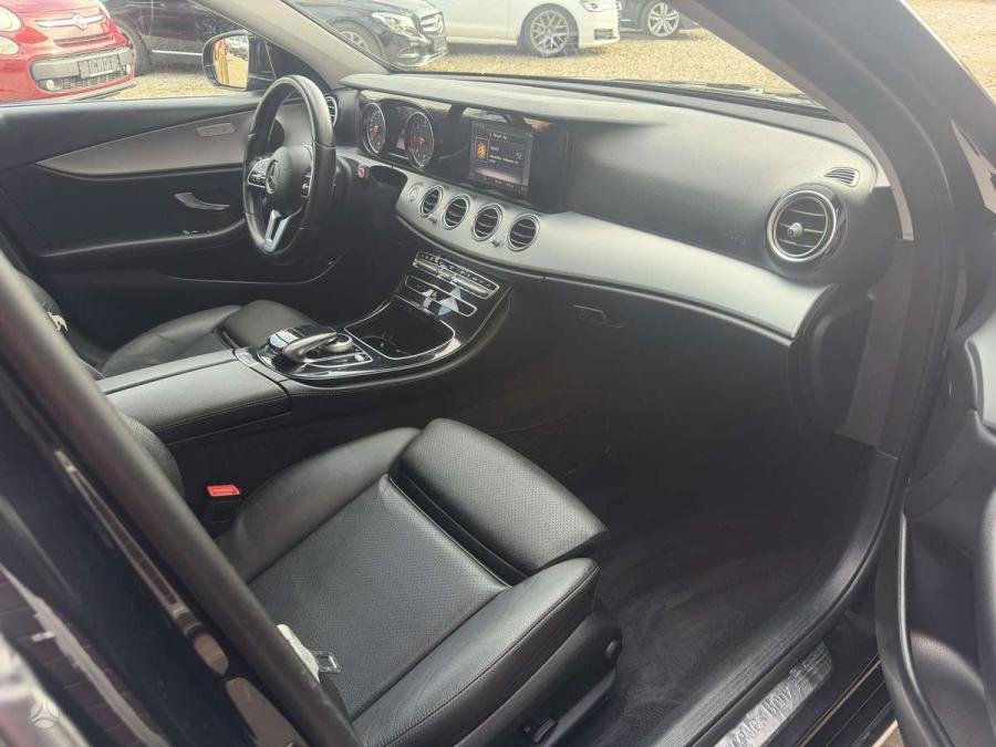 Black Mercedes-Benz e-200 2019 in Voru, with an engine capacity of 1.95 L and mileage of 327 thousand km for 13900 €, photo 7 on AUTOMOTO.COM.LV