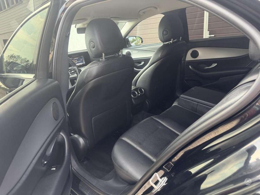 Black Mercedes-Benz e-200 2019 in Voru, with an engine capacity of 1.95 L and mileage of 327 thousand km for 13900 €, photo 8 on AUTOMOTO.COM.LV