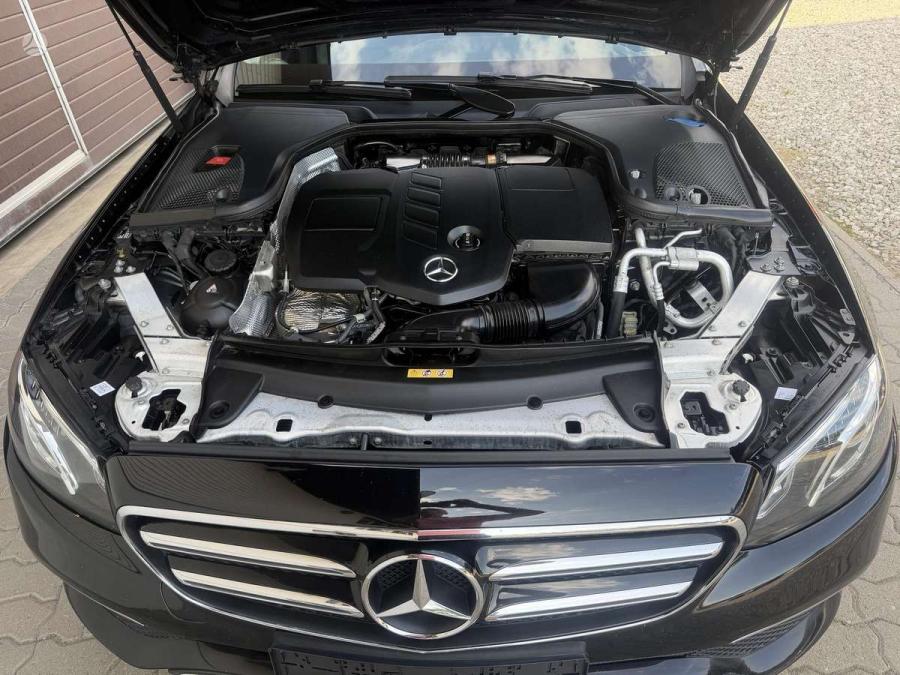 Black Mercedes-Benz e-200 2019 in Voru, with an engine capacity of 1.95 L and mileage of 327 thousand km for 13900 €, photo 11 on AUTOMOTO.COM.LV