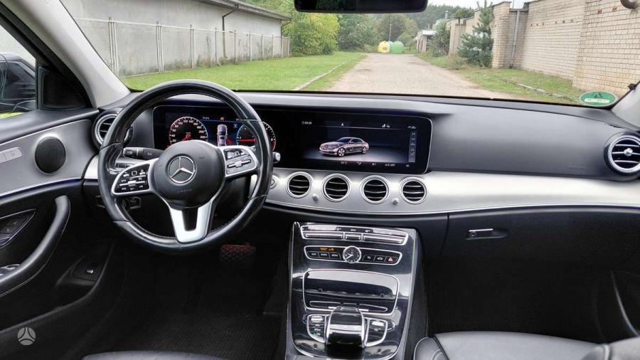 Melns Mercedes-Benz e-200 2019 Birštonas, ar dzinēja tilpumu 1.95 L un nobraukumu 400 tūkst. km par 12999 €, foto 5 vietnē AUTOMOTO.COM.LV