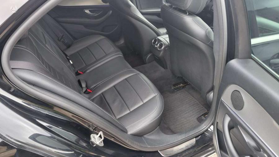 Melns Mercedes-Benz e-200 2019 Birštonas, ar dzinēja tilpumu 1.95 L un nobraukumu 400 tūkst. km par 12999 €, foto 7 vietnē AUTOMOTO.COM.LV
