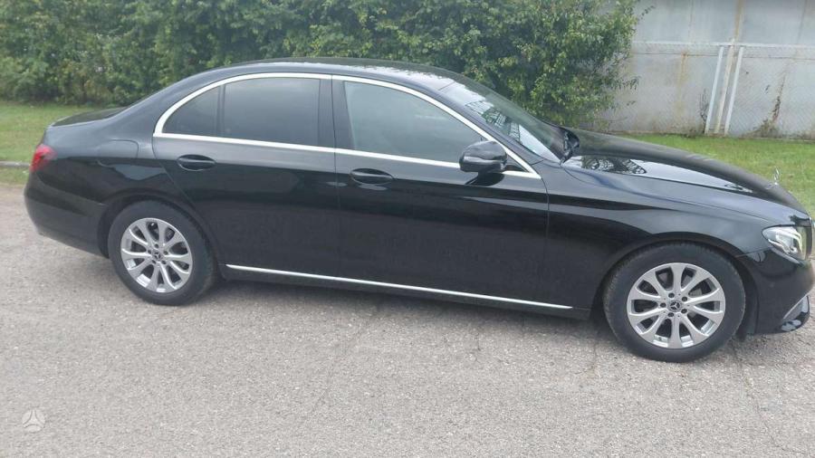 Melns Mercedes-Benz e-200 2019 Birštonas, ar dzinēja tilpumu 1.95 L un nobraukumu 400 tūkst. km par 12999 €, foto 14 vietnē AUTOMOTO.COM.LV