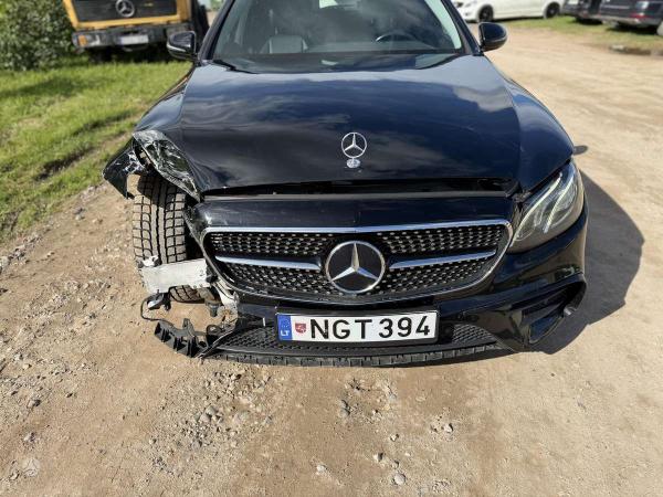 Melns Mercedes-Benz e-200 2019 Kauņa, ar dzinēja tilpumu 1.60 L un nobraukumu 234 tūkst. km par 8800 €, foto 4 vietnē AUTOMOTO.COM.LV