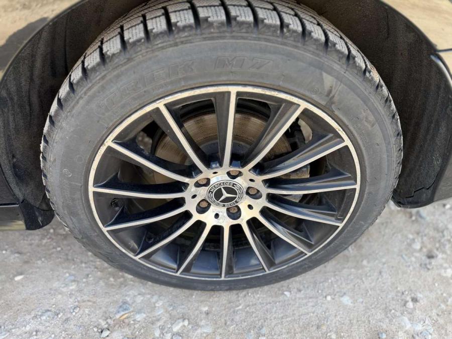 Melns Mercedes-Benz e-200 2019 Kauņa, ar dzinēja tilpumu 1.60 L un nobraukumu 234 tūkst. km par 8800 €, foto 22 vietnē AUTOMOTO.COM.LV