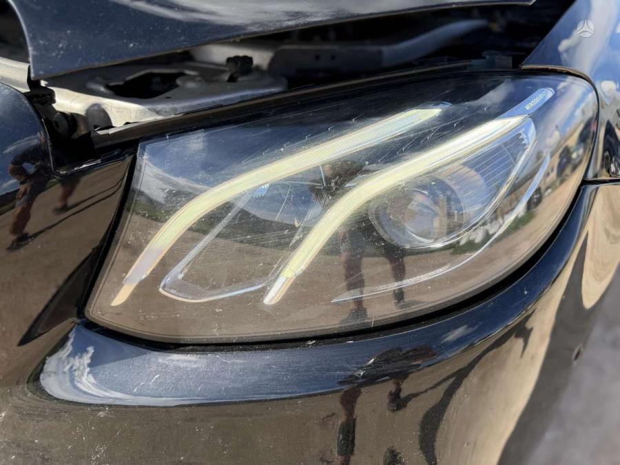 Melns Mercedes-Benz e-200 2019 Kauņa, ar dzinēja tilpumu 1.60 L un nobraukumu 234 tūkst. km par 8800 €, foto 23 vietnē AUTOMOTO.COM.LV