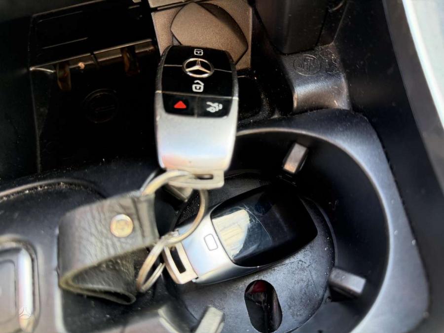 Melns Mercedes-Benz e-200 2019 Kauņa, ar dzinēja tilpumu 1.60 L un nobraukumu 234 tūkst. km par 8800 €, foto 26 vietnē AUTOMOTO.COM.LV