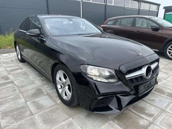 Melns Mercedes-Benz e-200 2020 Giraitė, ar dzinēja tilpumu 1.60 L un nobraukumu 220 tūkst. km par 13450 €, foto 3 vietnē AUTOMOTO.COM.LV