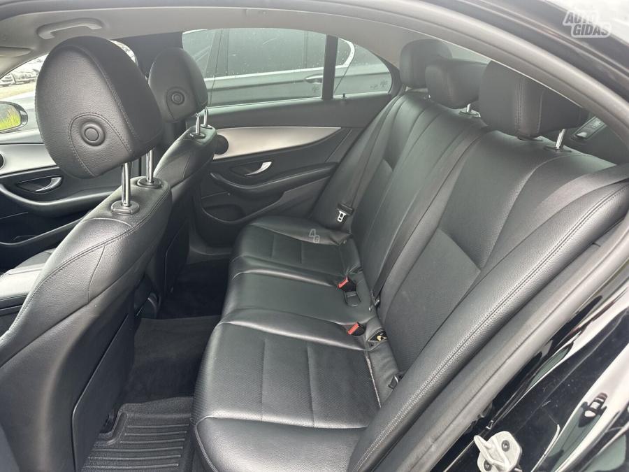 Melns Mercedes-Benz e-200 2020 Giraitė, ar dzinēja tilpumu 1.60 L un nobraukumu 220 tūkst. km par 13450 €, foto 10 vietnē AUTOMOTO.COM.LV