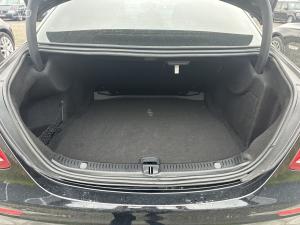 Melns Mercedes-Benz e-200 2020 Giraitė, ar dzinēja tilpumu 1.60 L un nobraukumu 220 tūkst. km par 13450 €, foto 13 vietnē AUTOMOTO.COM.LV