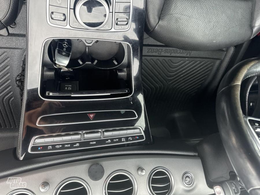 Melns Mercedes-Benz e-200 2020 Giraitė, ar dzinēja tilpumu 1.60 L un nobraukumu 220 tūkst. km par 13450 €, foto 15 vietnē AUTOMOTO.COM.LV