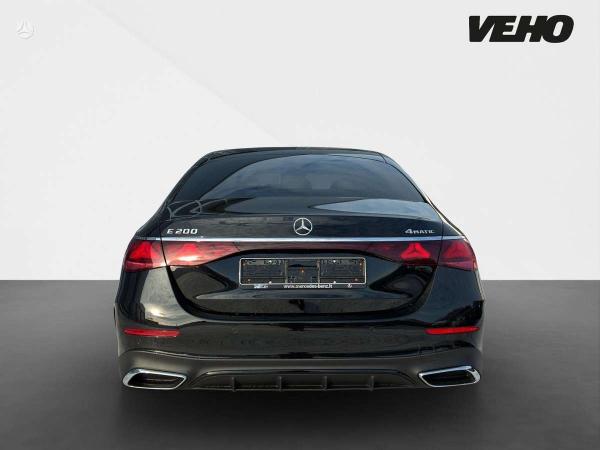 Melns Mercedes-Benz e-200 2025 Viļņa, ar dzinēja tilpumu 2.00 L un nobraukumu 10 tūkst. km par 73400 €, foto 4 vietnē AUTOMOTO.COM.LV